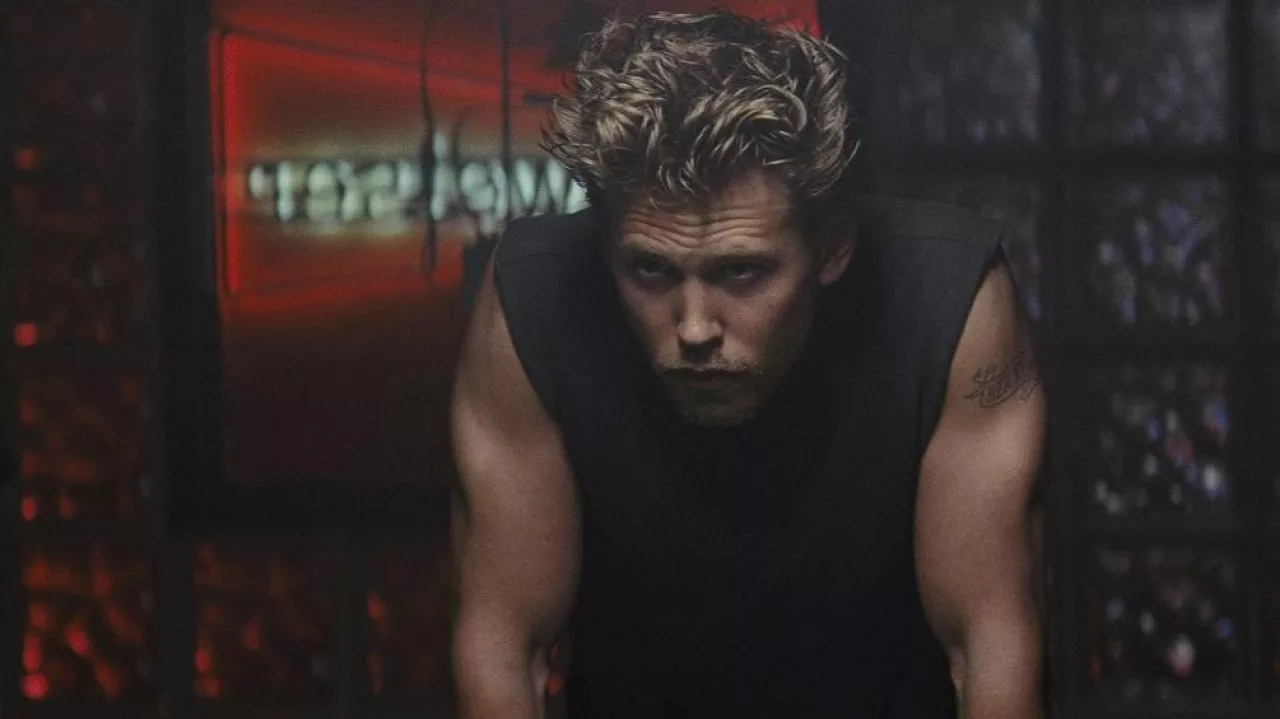 Clothing form The Bikeriders: Austin Butler is wearing a Black tank top ...