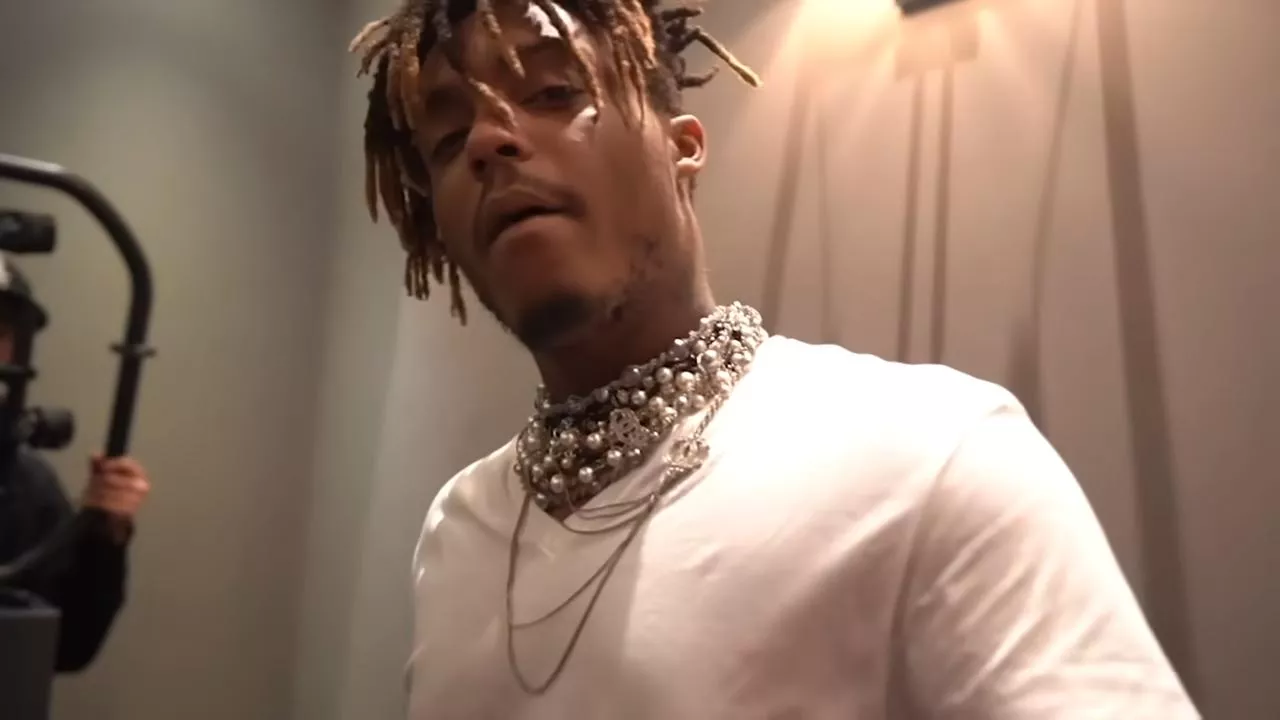 Pearl Necklace Worn By Juice Wrld In Burn Official Music Video Spotern