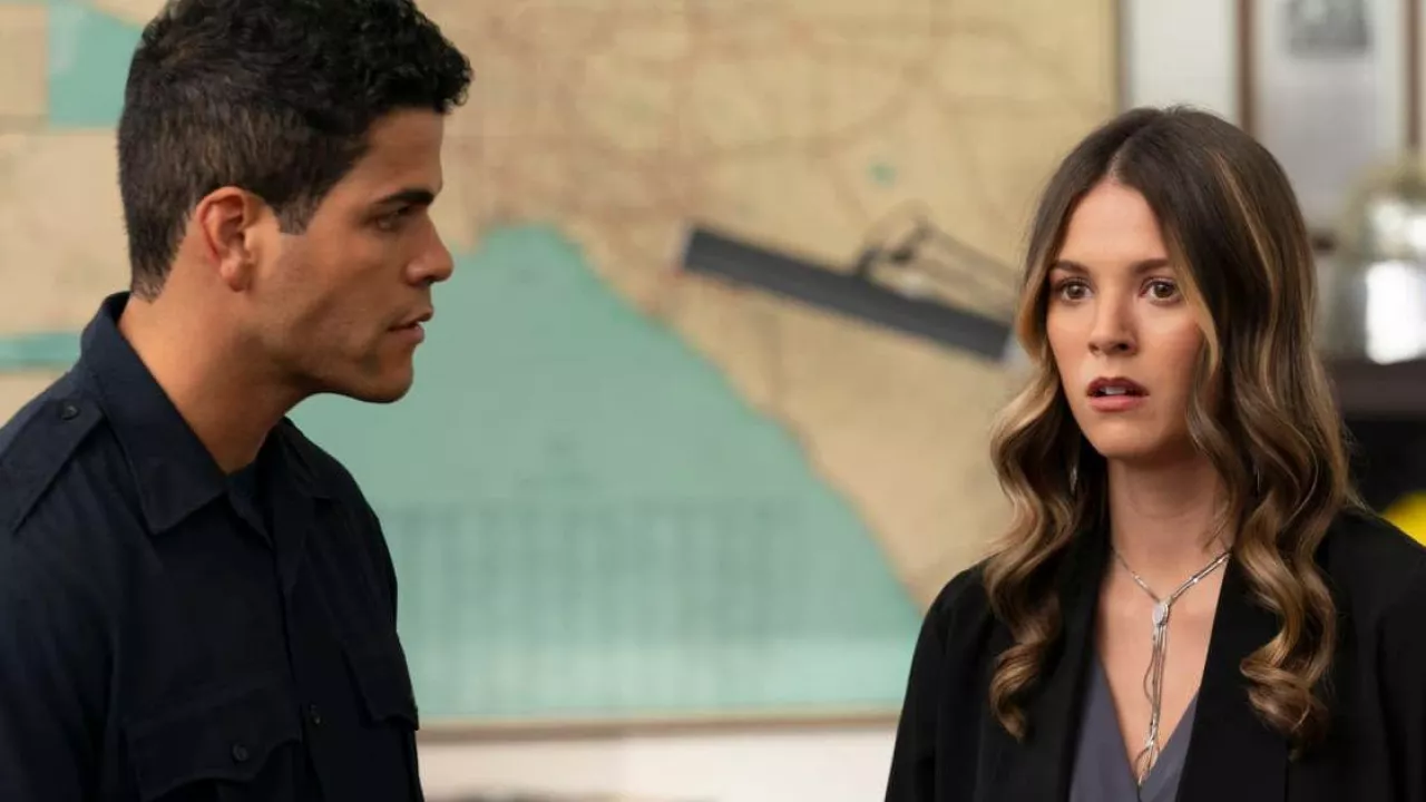 Silver Necklace worn by Ashley Baxter (Masey McLain) as seen in The ...