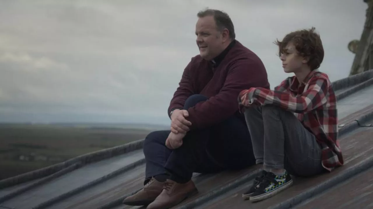 The burgundy sweater worn by Simon (Grégory Gadebois) in the film ...