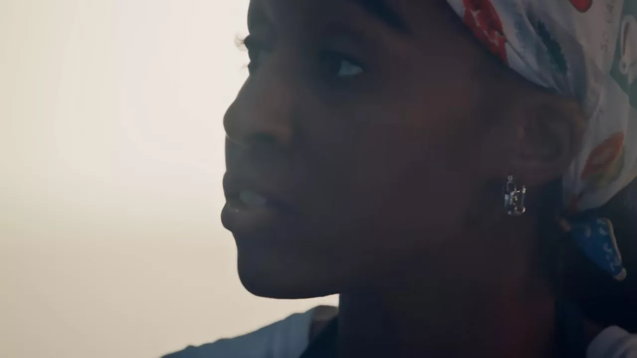 The Bear Season 3 Outfits: Silver Earrings worn by Sydney Adamu (Ayo ...