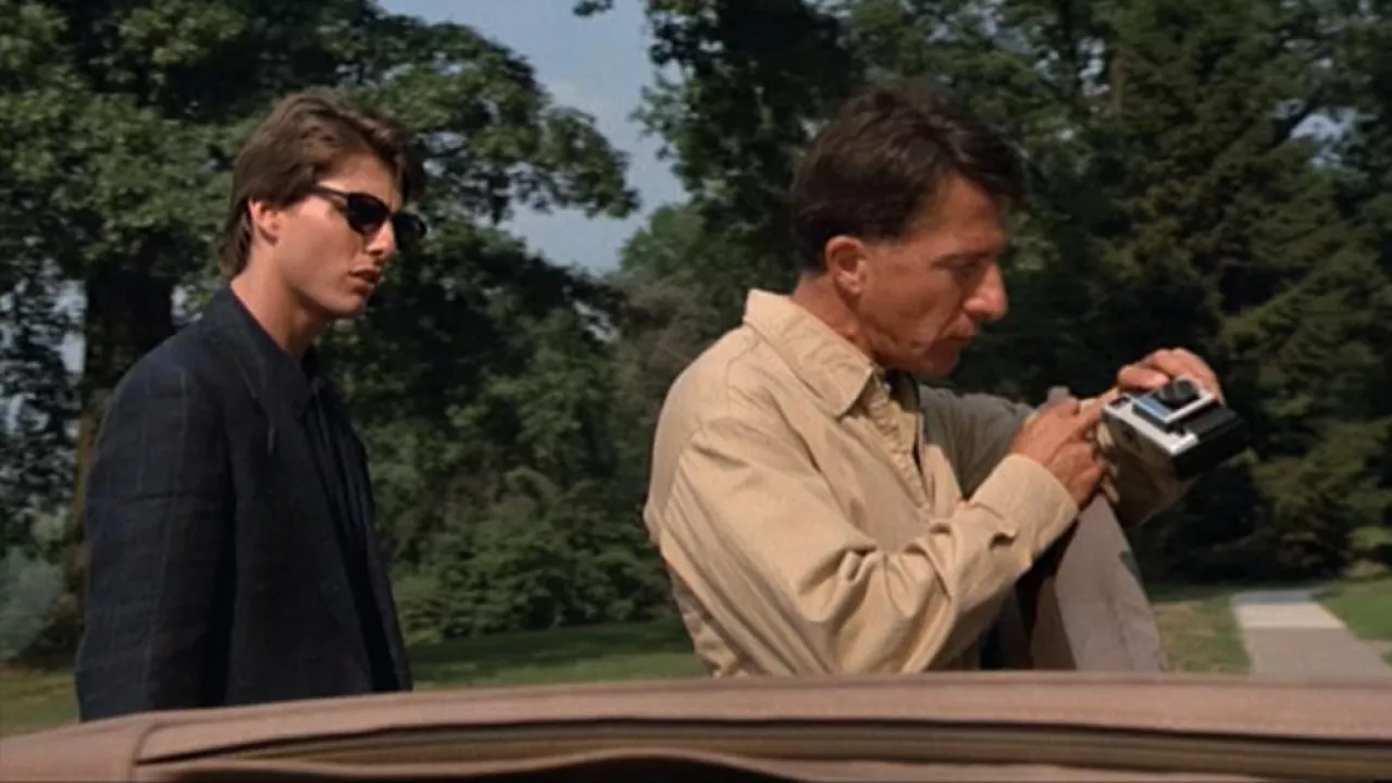 Clothing from Rain Man movie: Tom Cruise is wearing a blazer jacket to ...