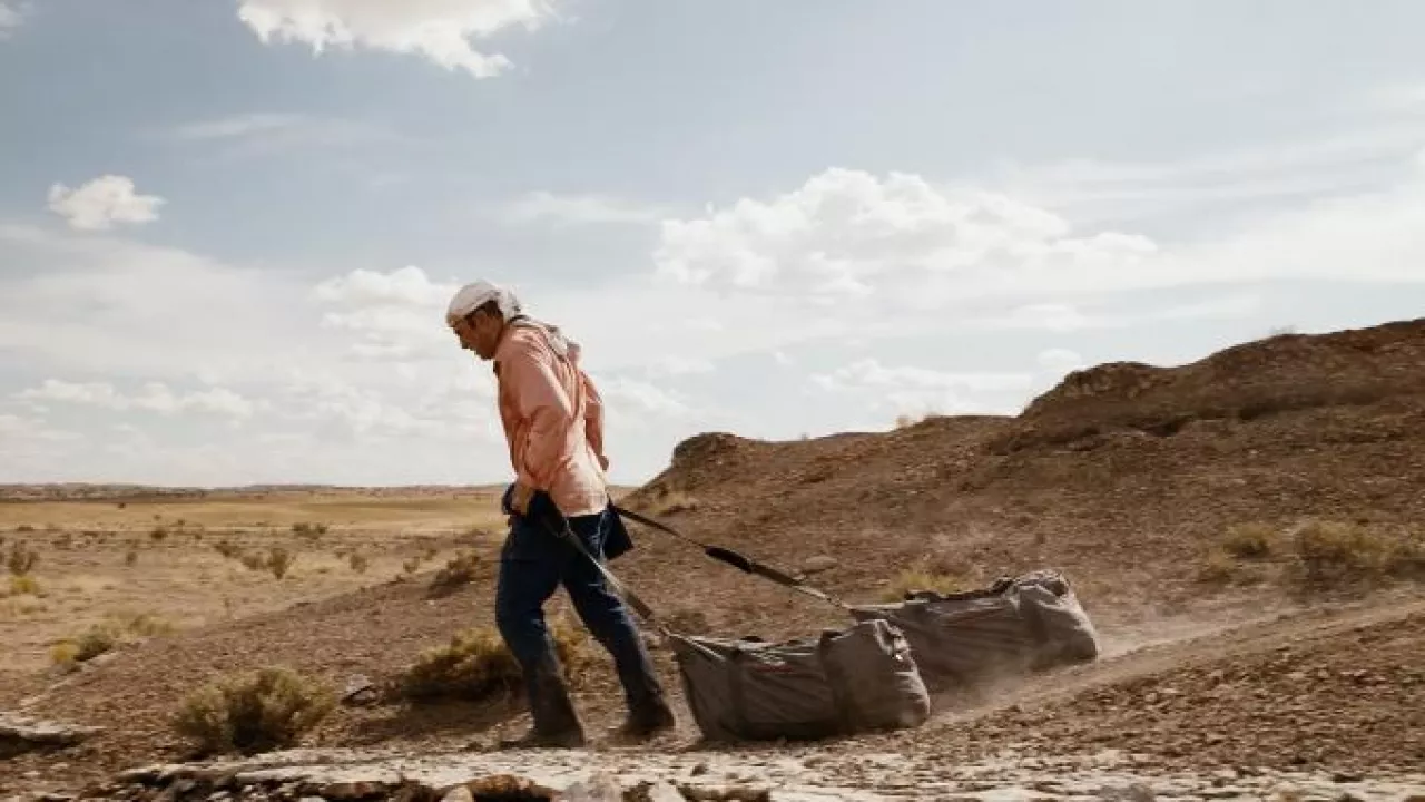 Outfits form Better Call Saul: bags used by Jimmy McGill (Bob Odenkirk ...