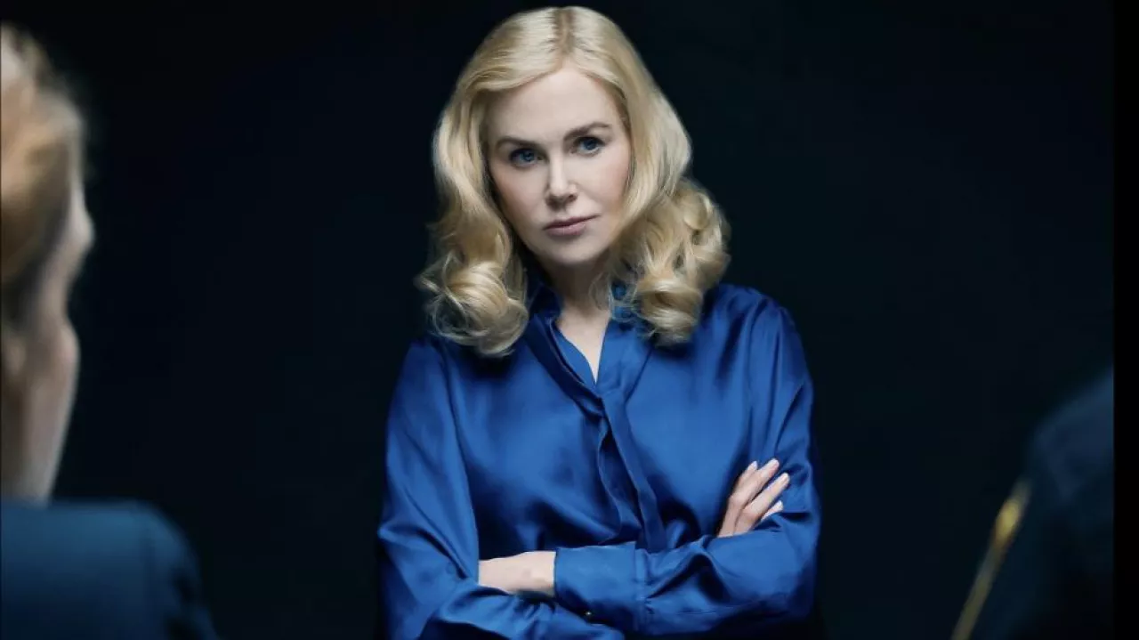 The Perfect Couple outfits: Blue Blouse top worn by Greer Garrison ...