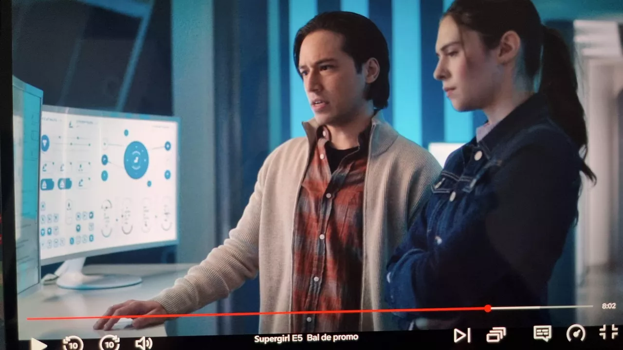 Querl 'Brainy' Dox / Brainiac-5 (Jesse Rath) computer monitor in ...