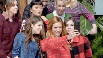 Pitch Perfect 3: Clothes, Outfits, Brands, Style and Looks | Spotern
