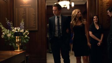 Jenny Griffith (played by Vanessa Ray) outfits on Suits