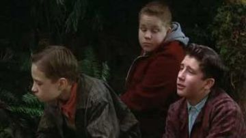 Stanley Uris (played by Richard Masur) outfits on It