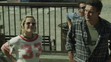 Charlie Anders (played by Kathleen Robertson) outfits on Northern Rescue
