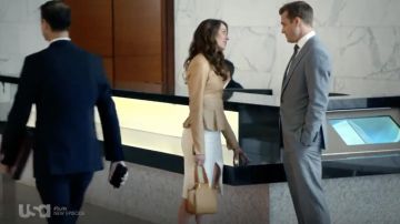 (played by Amy Acker) outfits on Suits