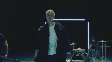 coldrain - COEXIST (Official Music Video): Clothes, Outfits, Brands ...