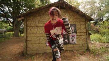 Yungblud: Clothes, Outfits, Brands, Style and Looks | Spotern