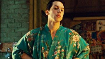 Felix Dawkins (played by Jordan Gavaris) outfits on Orphan Black
