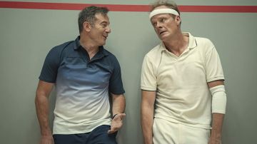 (played by Jason Isaacs) outfits on Sex Education