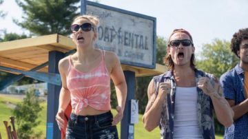 Crystal Leblanc (played by Erin Darke) outfits on Moonshine