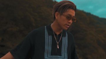 Junoflo - Wide Awake (Official Video): Clothes, Outfits, Brands, Style ...