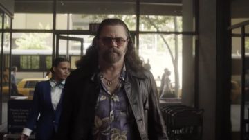 Uncle Miltie (played by Nick Offerman) outfits on Pam & Tommy