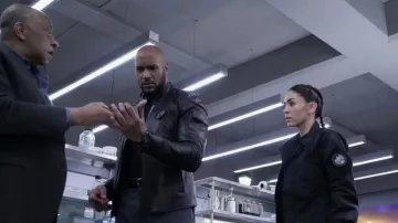 Alphonso 'Mack' Mackenzie (played by Henry Simmons) outfits on Marvel's ...