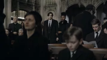 Bella Reál (played by Jayme Lawson) outfits on The Batman