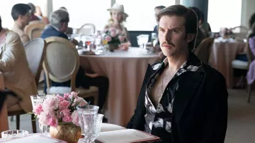 Paul Snider (played by Dan Stevens) outfits on Welcome to Chippendales