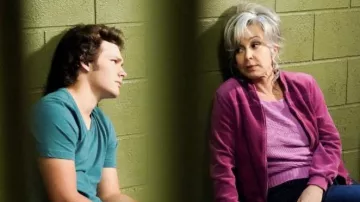 Connie Tucker (played by Annie Potts) outfits on Young Sheldon