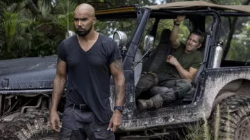 Daniel 'Hondo' Harrelson (played by Shemar Moore) outfits on S.W.A.T.