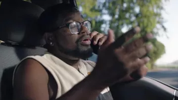 Jonesie (played by Lil Rel Howery) outfits on Bromates