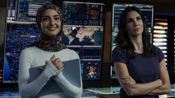 Découvrez la garde-robe de Special Agent Fatima Namazi (Medalion Rahimi ...