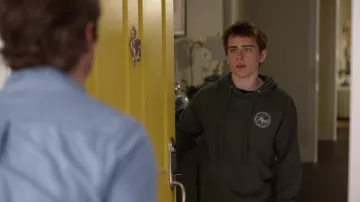 Charlie Harding (played by Sam McCarthy) outfits on Dead to Me