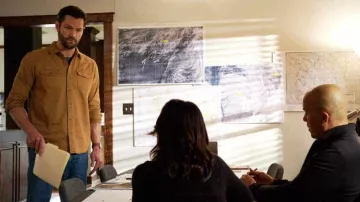 Cordell Walker (played by Jared Padalecki) outfits on Walker