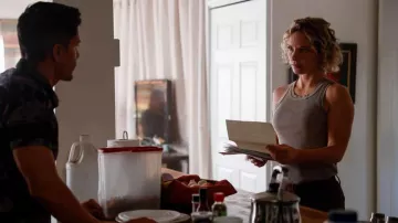 Juliet Higgins (played by Perdita Weeks) outfits on Magnum P.I.