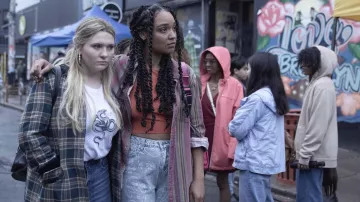 Aaliyah Harris (played by Aisha Dee) outfits on Accused