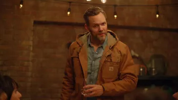 Frank Shaw (played by Joel McHale) outfits on Animal Control