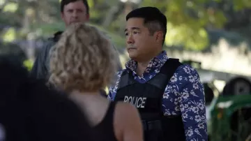 Jared Lang Flo­ral Print Shirt worn by Detective Gordon Katsumoto (Tim ...