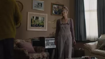Miss Beard (played by Liza Weil) outfits on The Passenger