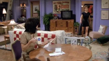 Discover outfits and fashion from season 1 on Friends