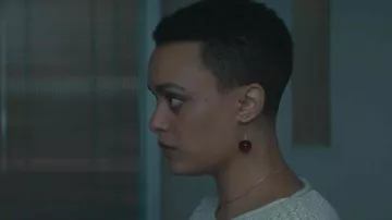 Dead Ringers: Clothes, Outfits, Brands, Style and Looks | Spotern