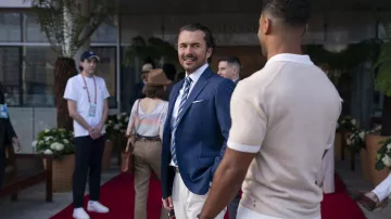 Antoine Lambert (played by William Abadie) outfits on Emily in Paris