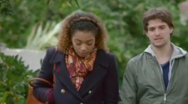 La manteau de Thérèse (Tia Diagne) dans Plus belle la vie | Spotern La manteau de Thérèse (Tia Diagne) dans Plus belle la vie | Spotern
