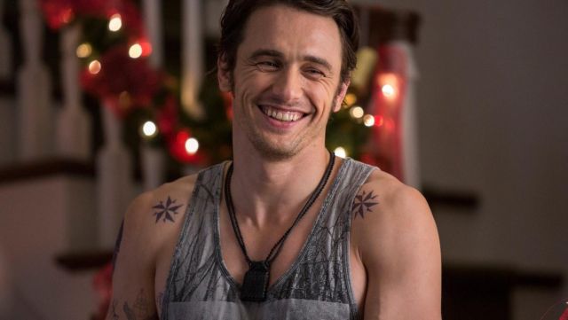 Necklace with two streps and a bag worn by Laird Mayhew (James Franco ...