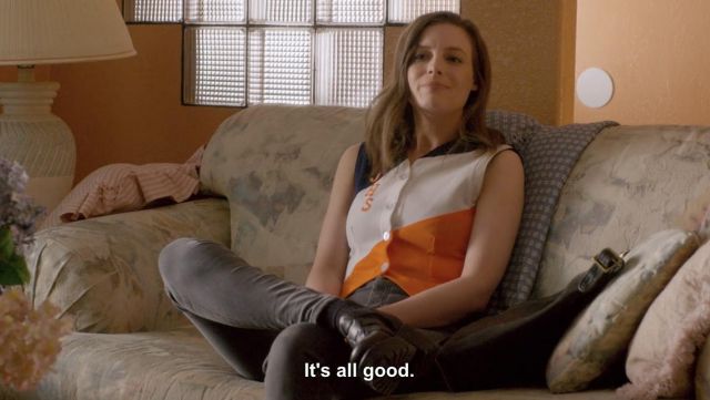 The top of Mickey Dobbs (Gillian Jacobs) in Love S03E01 | Spotern