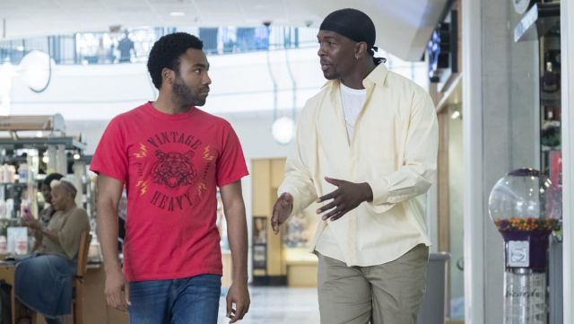 Le t-shirt rouge "Vintage Heavy" de Earnest Marks / Earn (Donald Glover ...