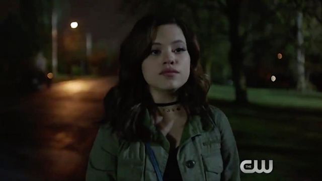 The green jacket worn by Mel Vera (Melonie Diaz) in Charmed Reboot ...