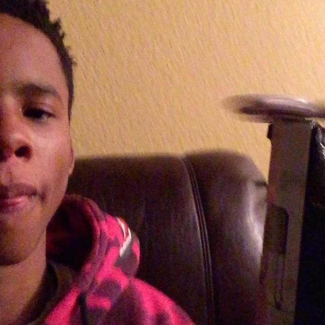 The sweatshirt hoody Shark rose Tay-K on his account Instagram ...