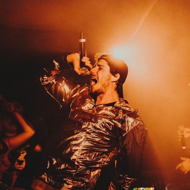 The jacket in gold and silver worn by the Alien of the VSO on the ...