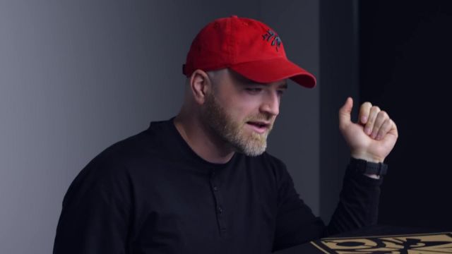 Camisa Henley usada por Lewis Hilsenteger en el primer video de YouTube ...