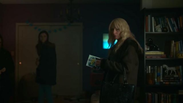 Green coat worn by Mari Gilbert (Amy Ryan) in Lost Girls | Spotern