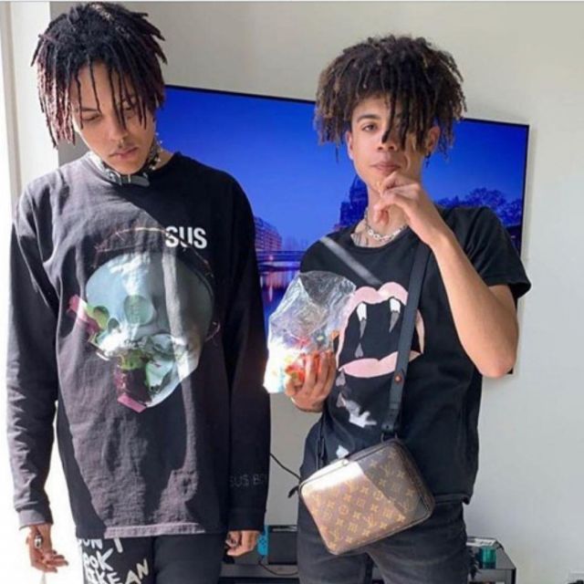 T-shirt worn by Poorstacy on the Instagram account of @poorstacyalone ...