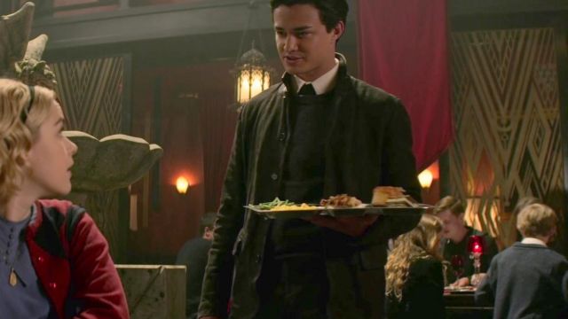 Chaqueta negra usada por Nicholas Scratch (Gavin Leatherwood) en ...