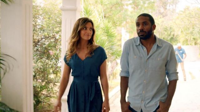 La robe bleue de Chloé (Laëtitia Milot) dans Réunions (S01E05) | Spotern